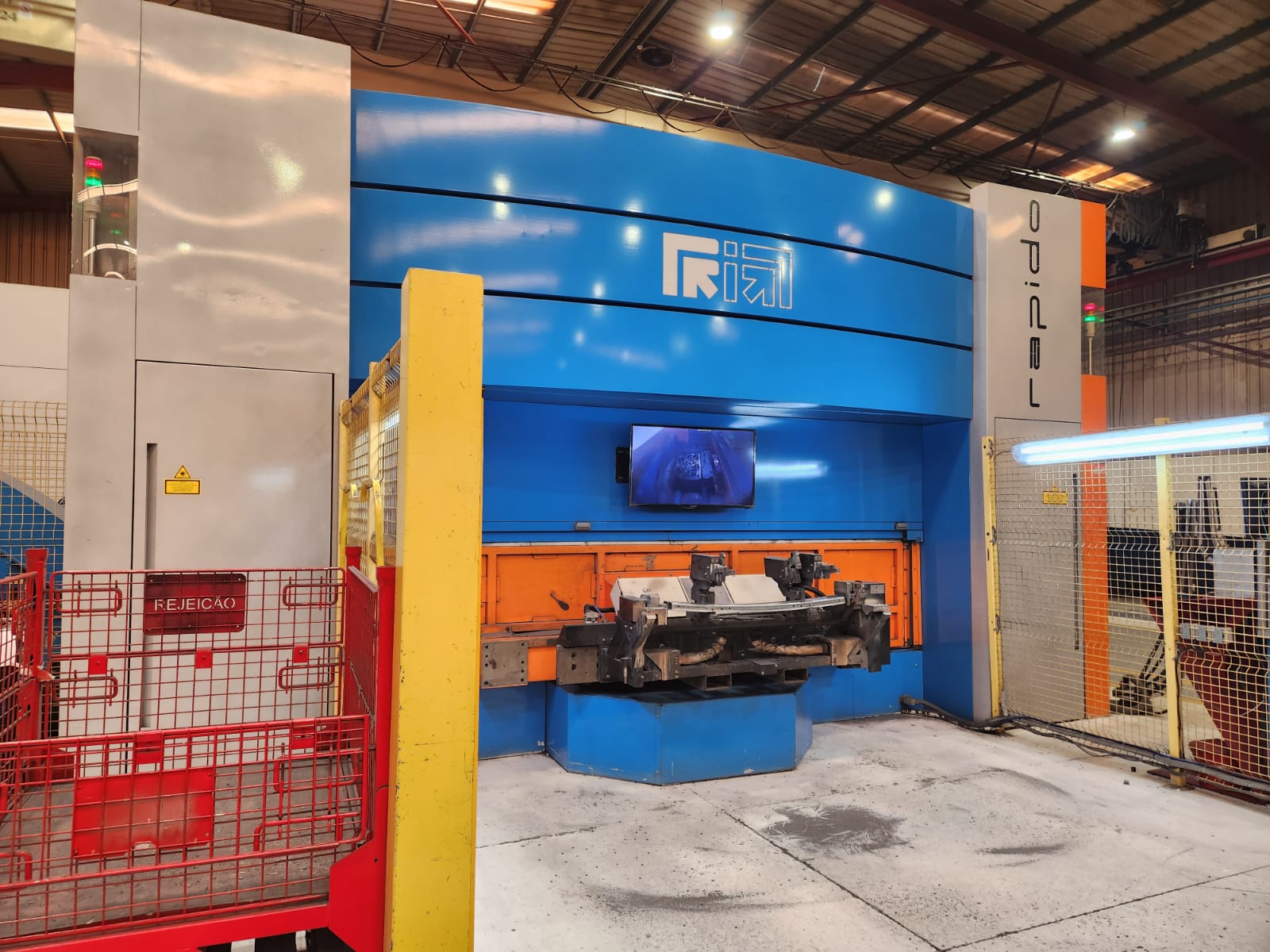 Laser 3D Fibre PRIMA POWER RAPIDO EVO 3000w – Machine Live Partner